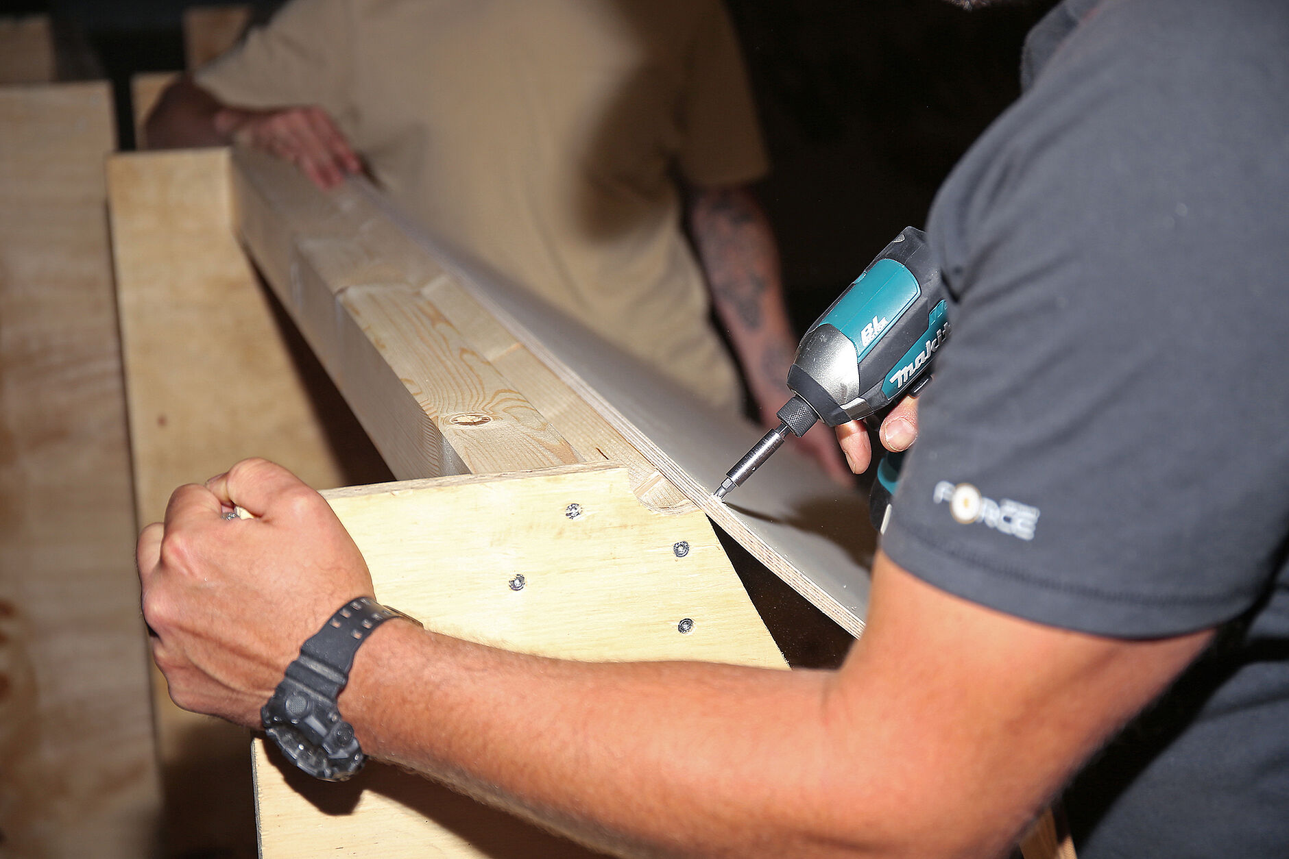 How to build a quarterpipe? | Titus