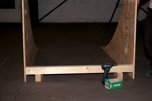 How to build a quarterpipe? | Titus