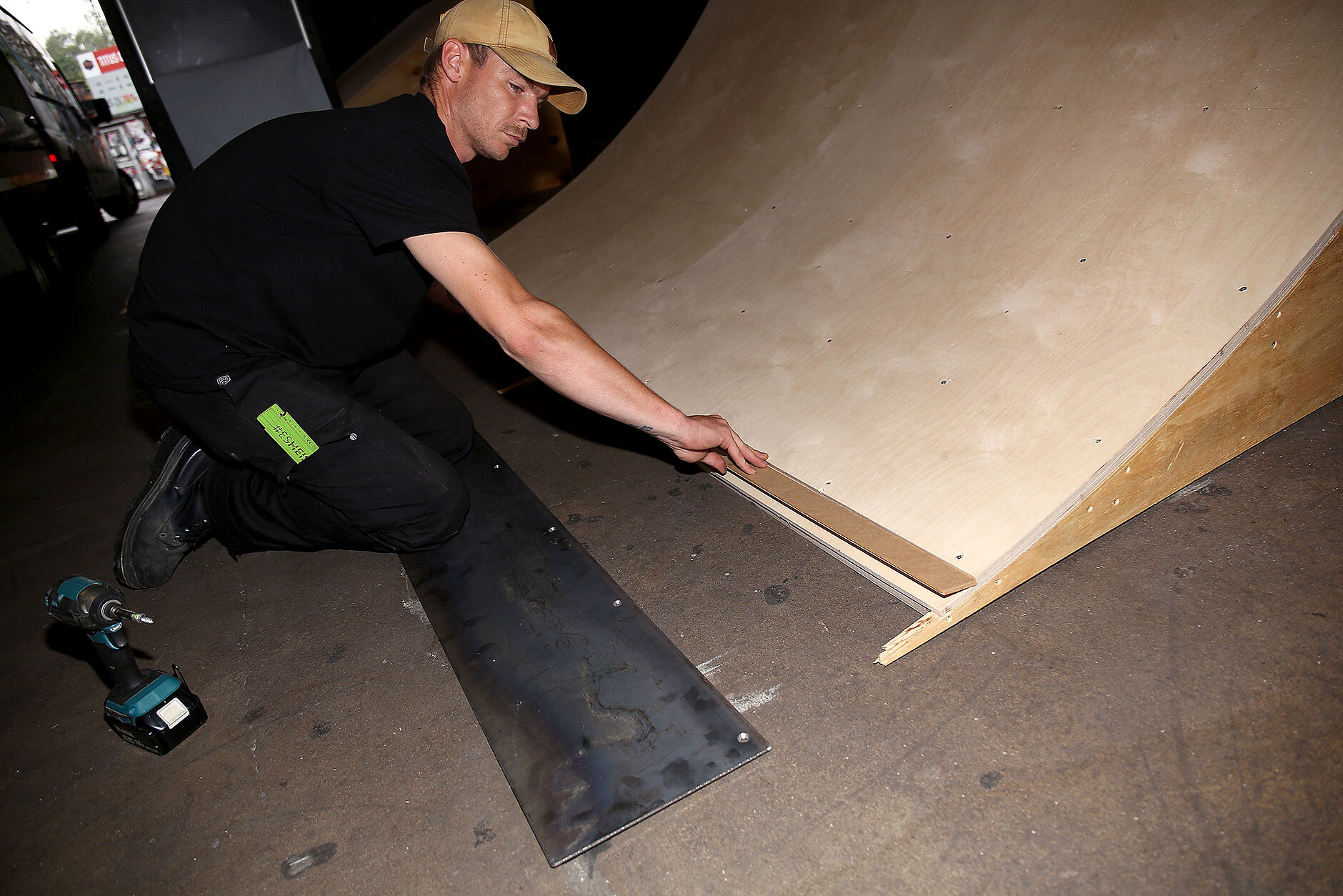 How to build a quarterpipe? | Titus