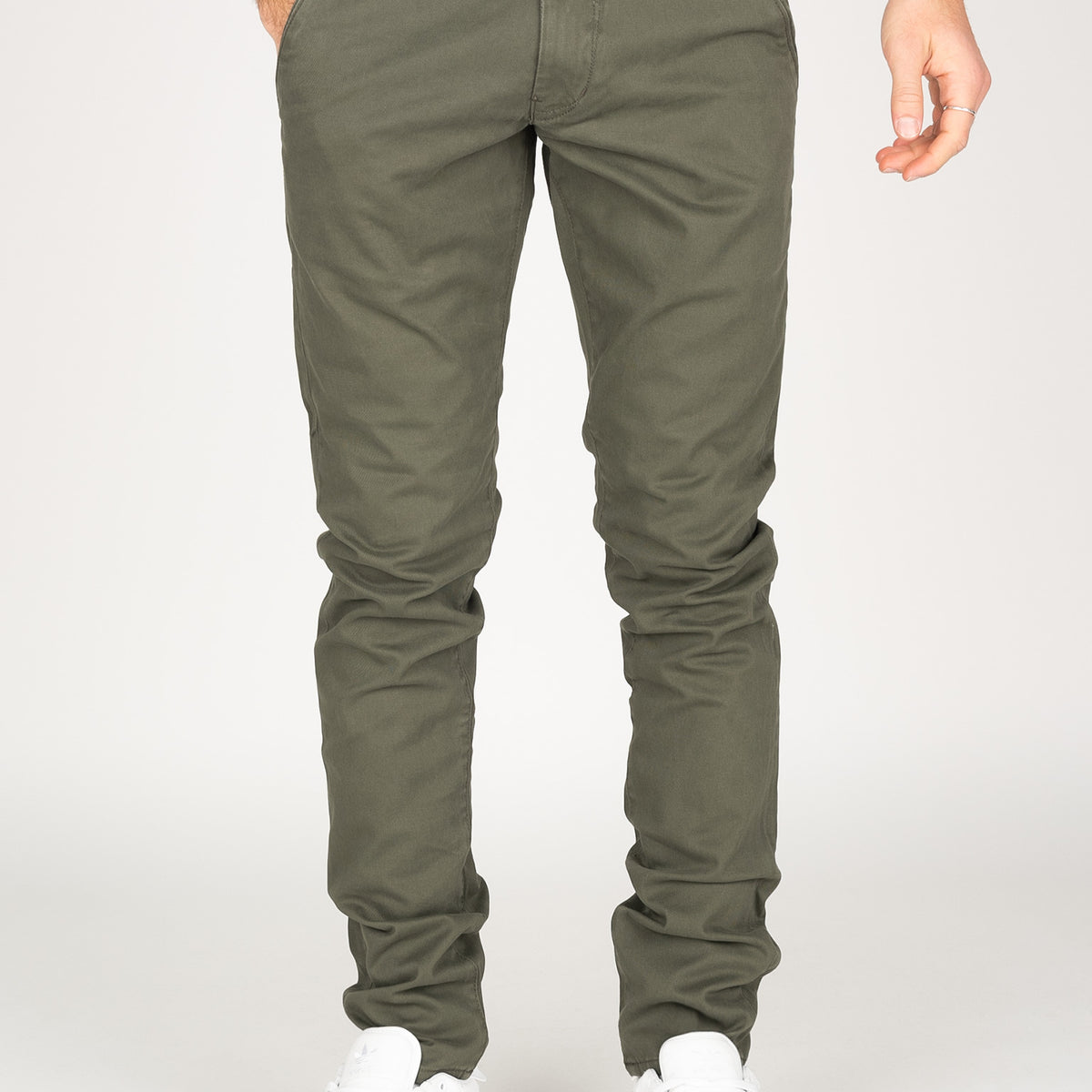 Flex Tapered Chino Reell Chino- / Cloth pants in olive for men – TITUS